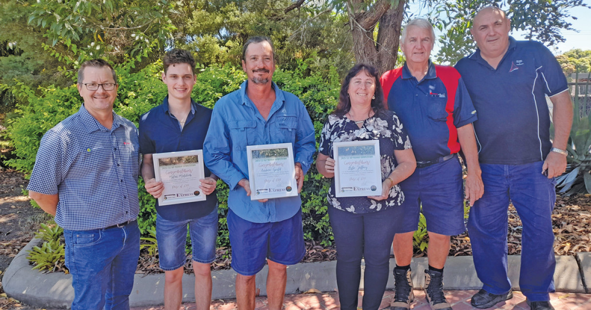 Prizes awarded to biggest KP mango winners | The Express Newspaper ...